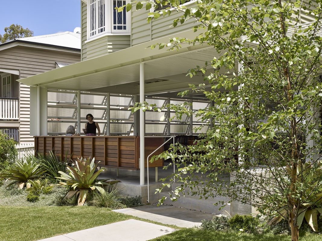 Raising the bar: Bardon Undercroft House | ArchitectureAu