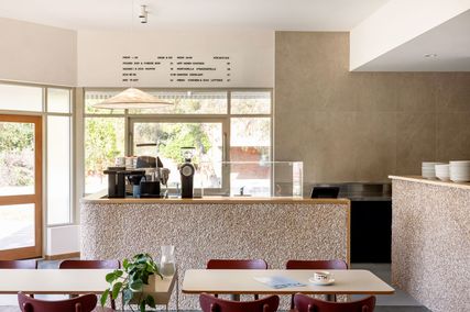 Raising the bar: Bardon Undercroft House | ArchitectureAu