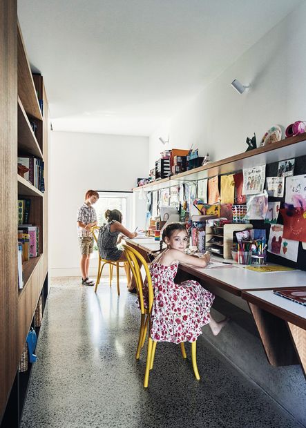 Cacophony of roofs: Rae Rae House | ArchitectureAu