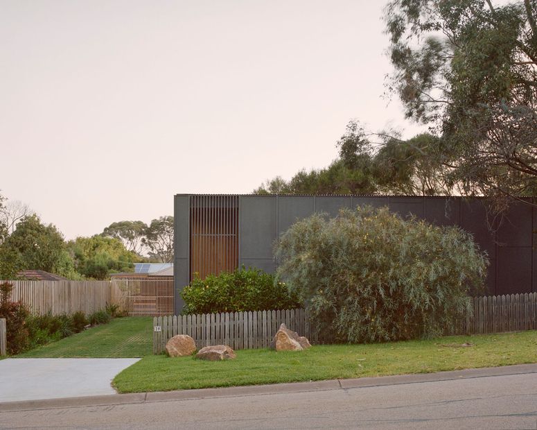 Corner House by Archier | ArchitectureAu