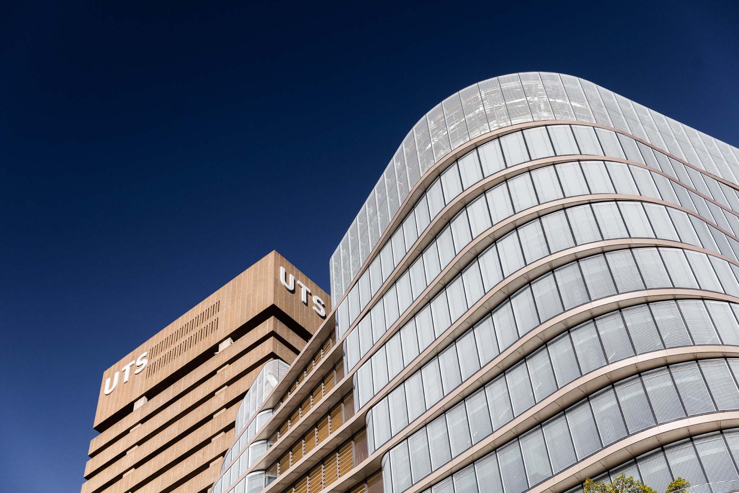 Twisted UTS tower completes 10-year campus redevelopment | ArchitectureAu
