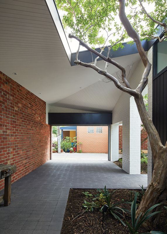 The simple life: Myrtle Tree House | ArchitectureAu
