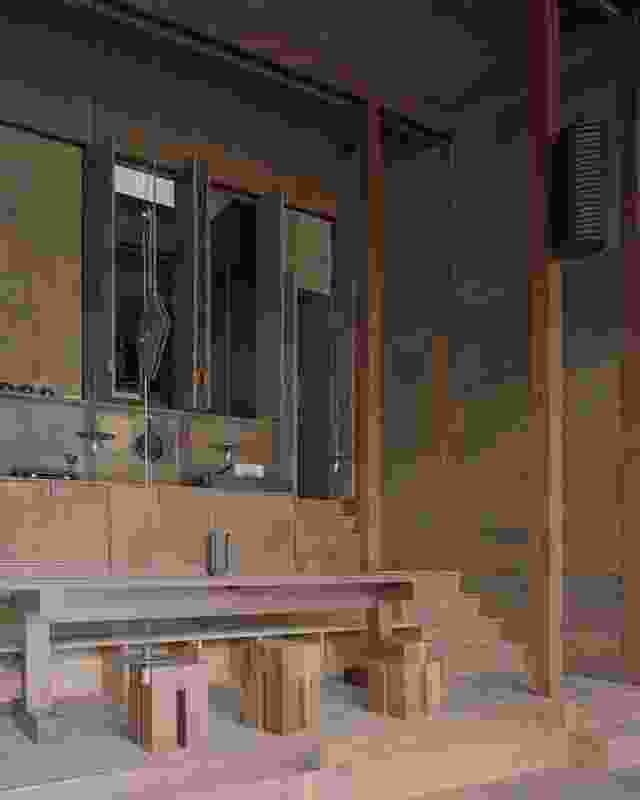 An all-timber shack on a creek edge | ArchitectureAu