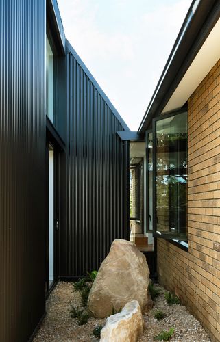 Binary House by Christopher Polly Architect | ArchitectureAu