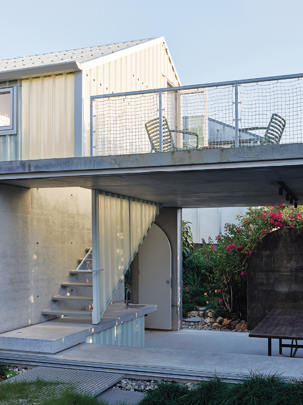 Floating Gable House by Phorm Architecture and Design | ArchitectureAu