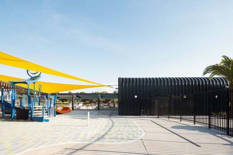 Kingspan panels make curved roof design possible for aquatic centre ...