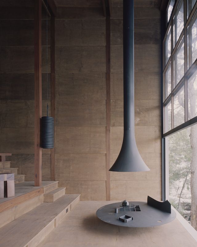 An all-timber shack on a creek edge | ArchitectureAu