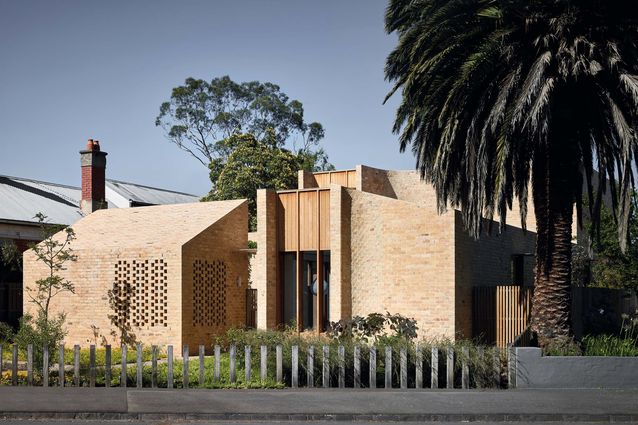 Sense of permanence: Esplanade House | ArchitectureAu