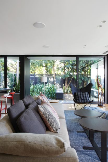 Pavilion living: Annandale Residence | ArchitectureAu