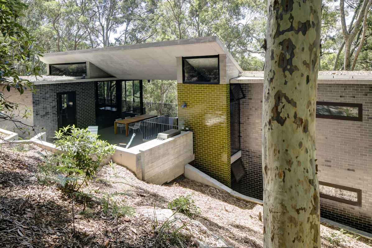 Rugged bush house wins Newcastle Architecture Medal | ArchitectureAu