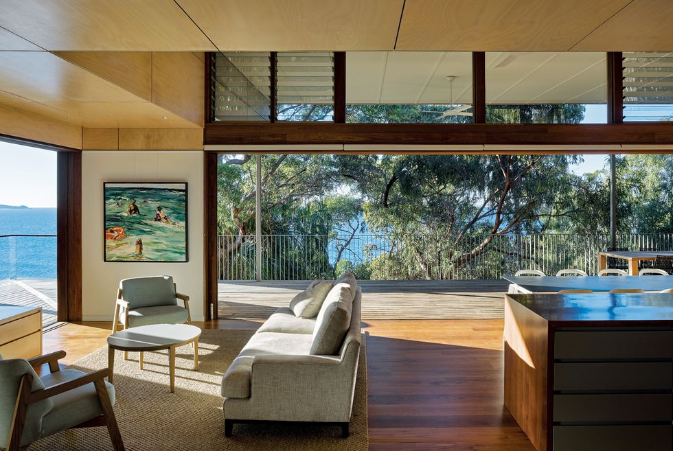 Below the ridgeline: Springs Beach House | ArchitectureAu