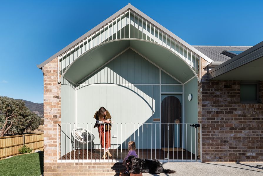 Isabel and Elsie by Christopher Clinton Architect with Core Collective ...