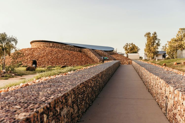 ‘Ingeniously demure’: Muttaburrasaurus Interpretation Centre | ArchitectureAu
