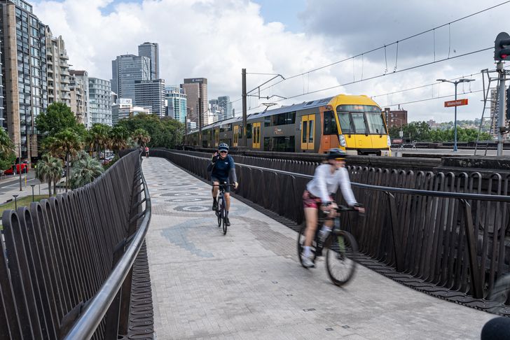 Sydney Harbour Bridge cycleway ramp opens to cyclists of all ages ...