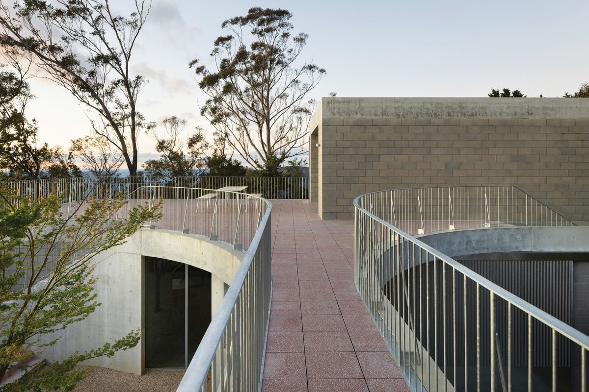 Blue Mountains House by Anthony Gill Architects | ArchitectureAu