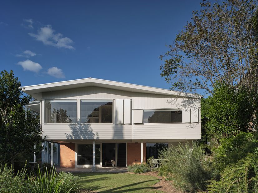 River Loop House by Vokes and Peters | ArchitectureAu