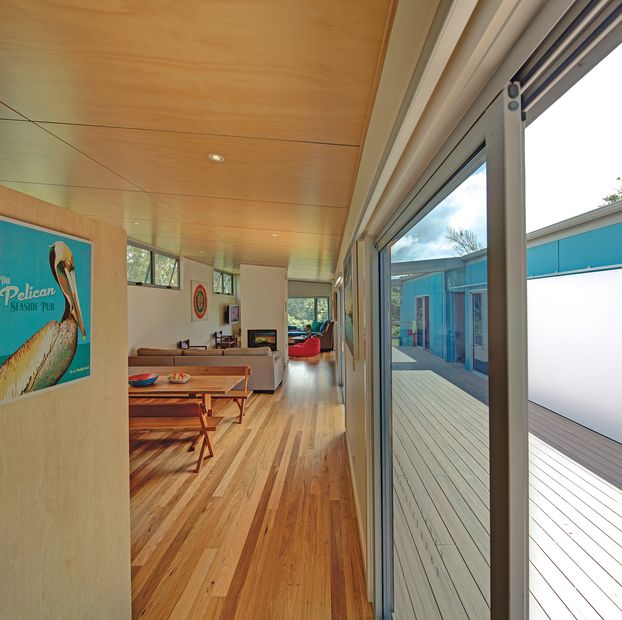 Shore shack redemption: Seal Rocks Shack | ArchitectureAu