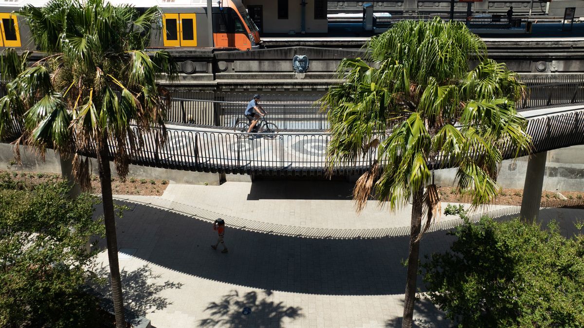 Sydney Harbour Bridge cycleway ramp opens to cyclists of all ages ...