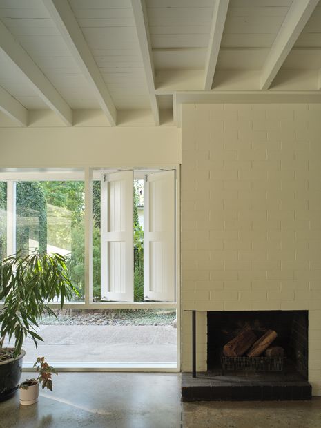 River Loop House by Vokes and Peters | ArchitectureAu