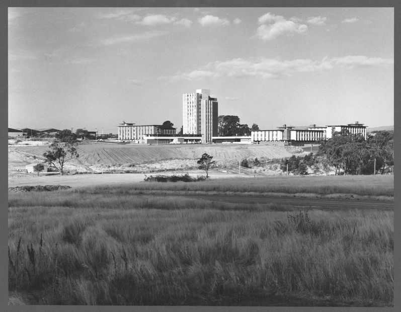 Circumnavigating the citadel: Monash University Clayton campus ...