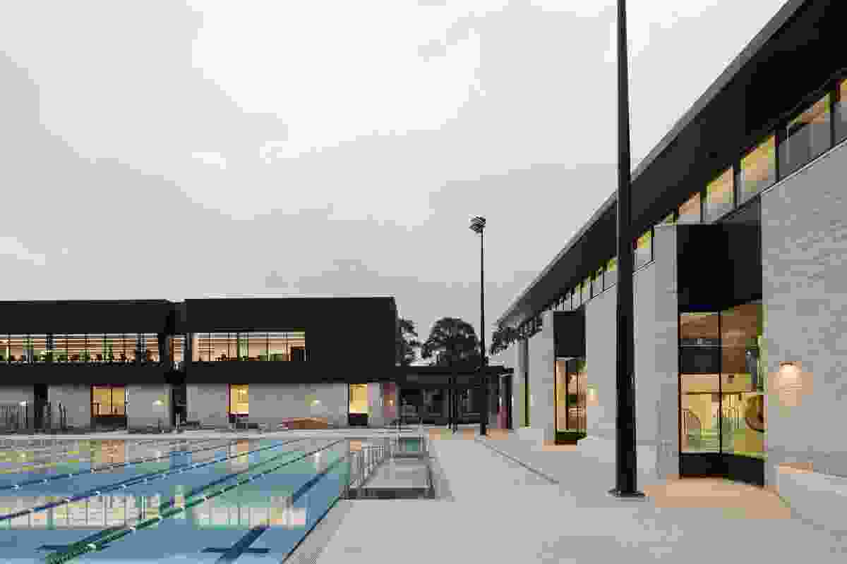 Redeveloped Melbourne pool opens in time for summer | ArchitectureAu