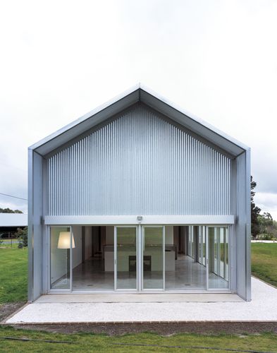 Hay Barn by Ian Moore Architects | ArchitectureAu