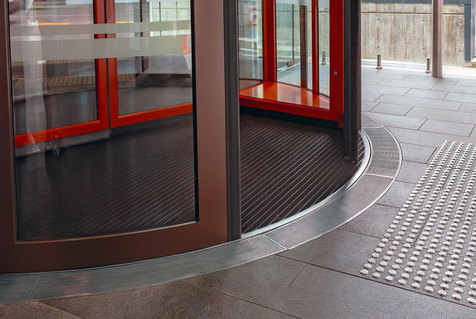 Allproof’s custom curved drainage solution for a new hotel | ArchitectureAu