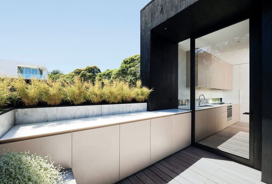 Black triangle: Platform House | ArchitectureAu