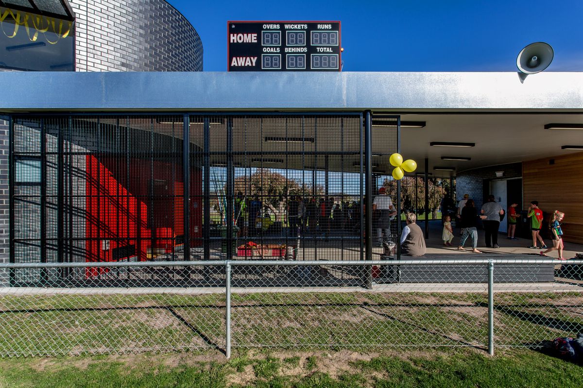Clarence High School Oval Sports Pavilion | ArchitectureAu